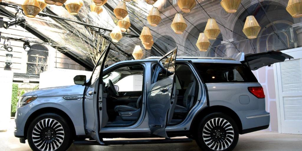 Lincoln Reveals Luxurious 2018 Navigator SUV - News Lincoln Reveals Luxurious 2018 Navigator SUV - News